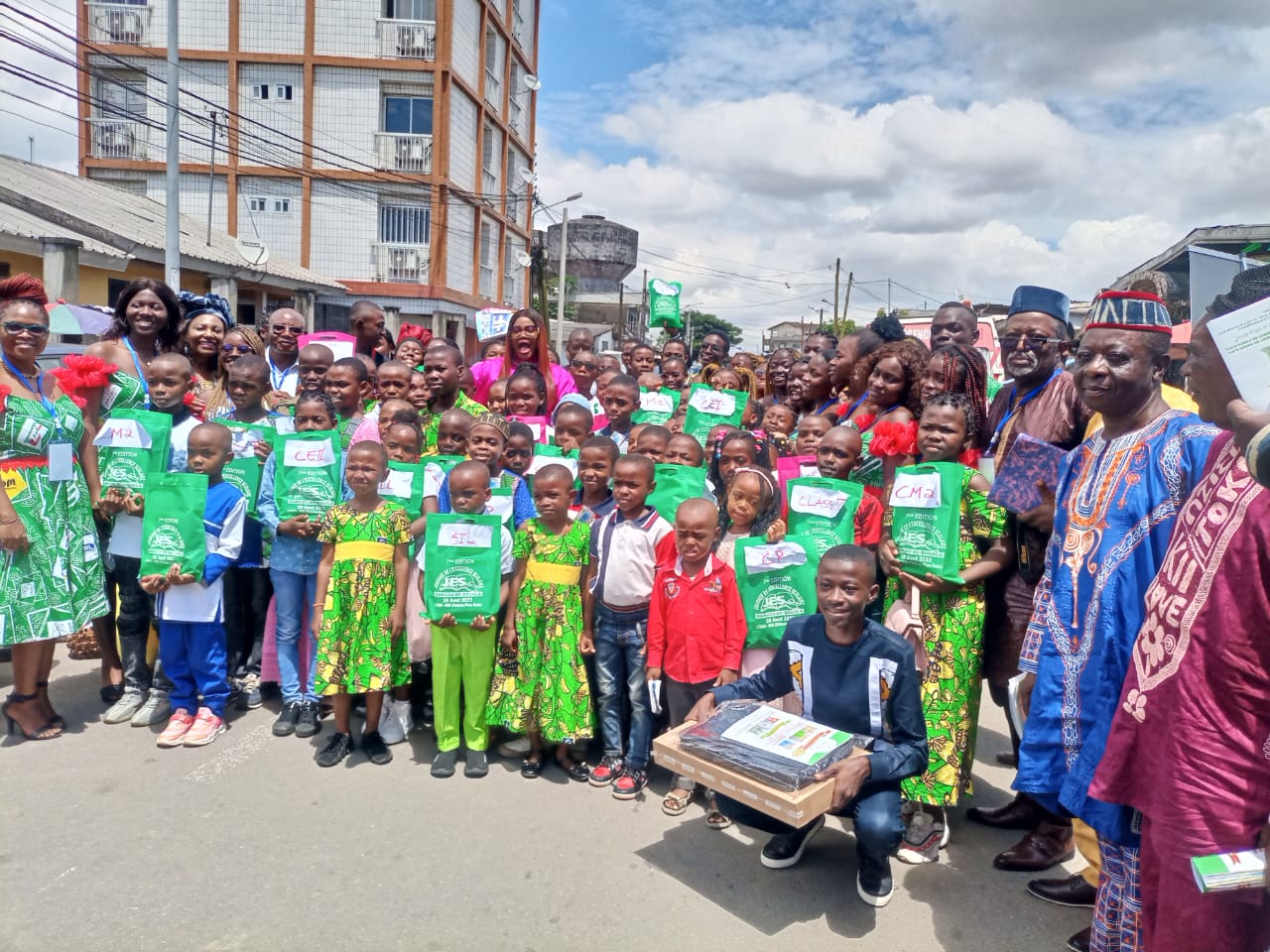 Communauté Bangou de Douala: 182 lauréats primés lors de la 7ème ...